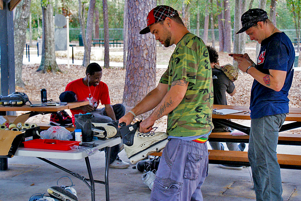 ONEblademag - Donate and Skate Competition